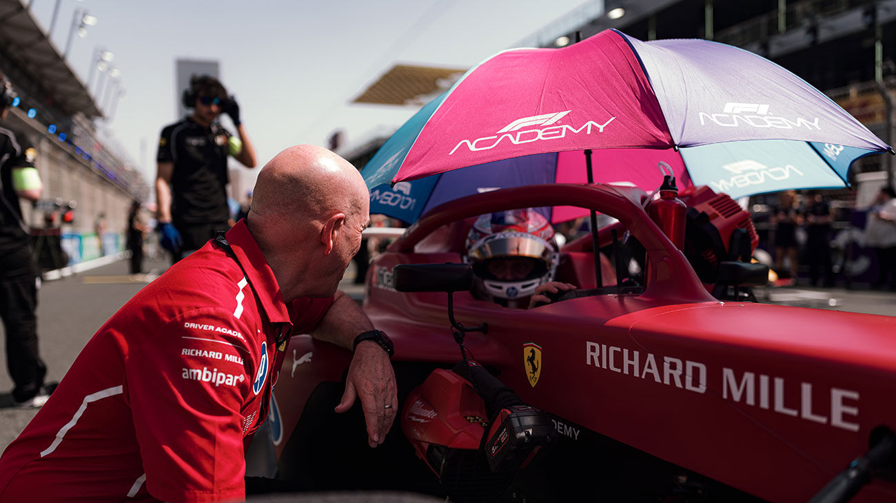 F1 Academy: Weug looking to extend lead in Miami